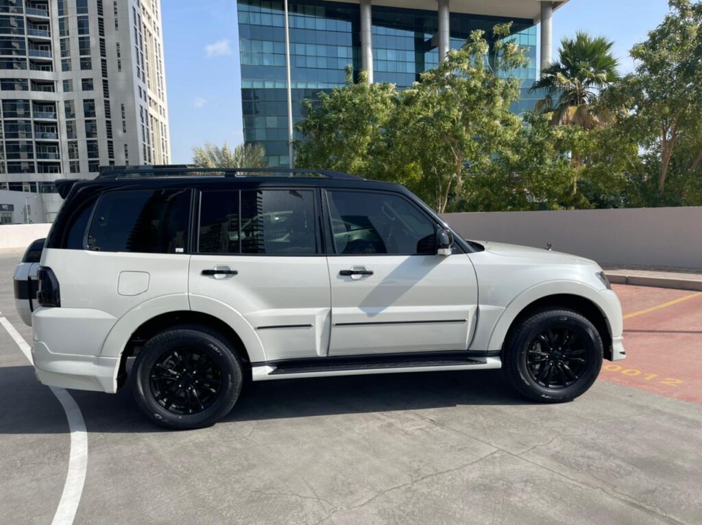 Rent Mitsubishi Pajero Signature Edition 2020 in Dubai | Afamia Car ...